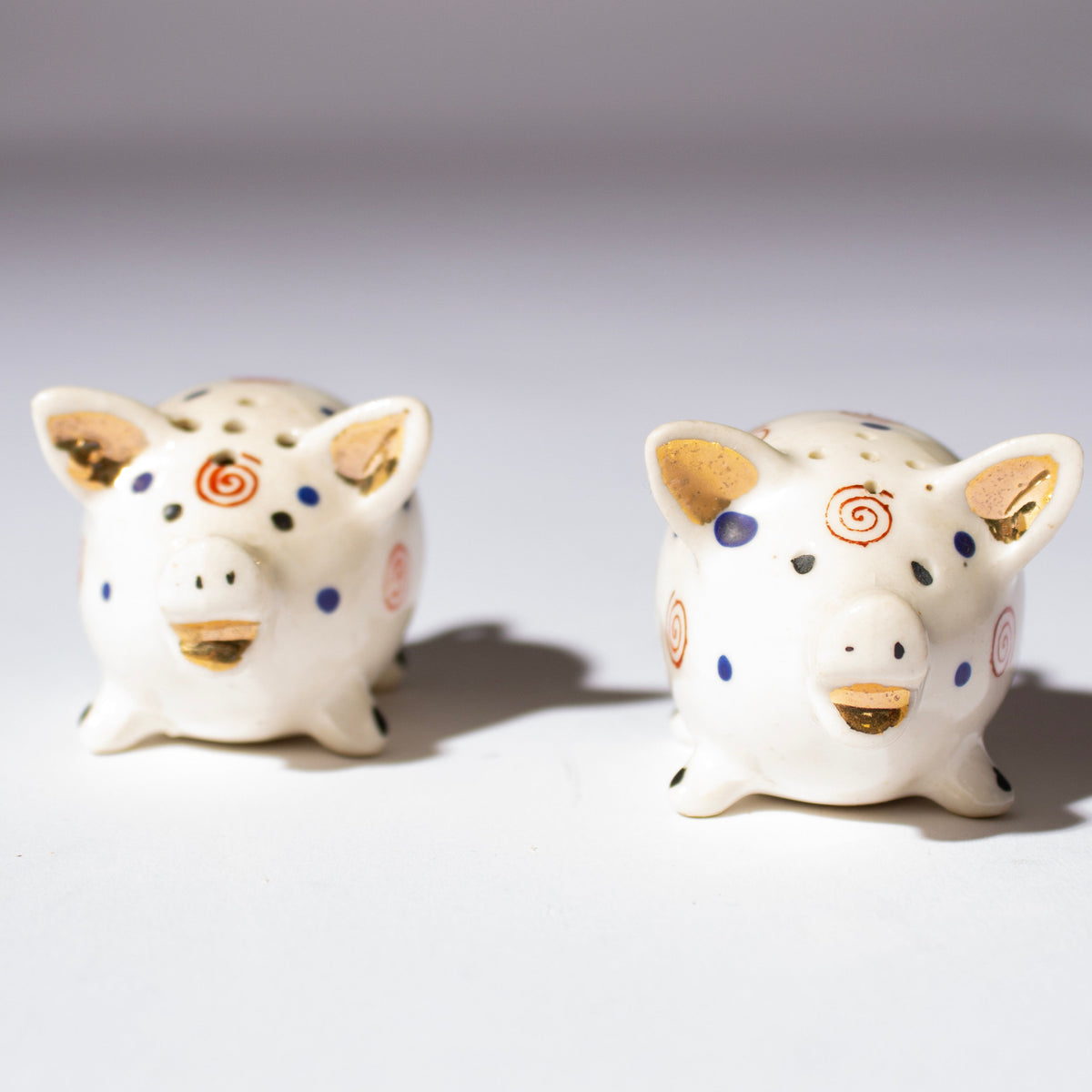 Happy Pig Salt & Pepper Shakers – Pass the Past Coffee